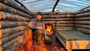Building a Warm Secret House Underground, Cozy Dugout for Survival ...